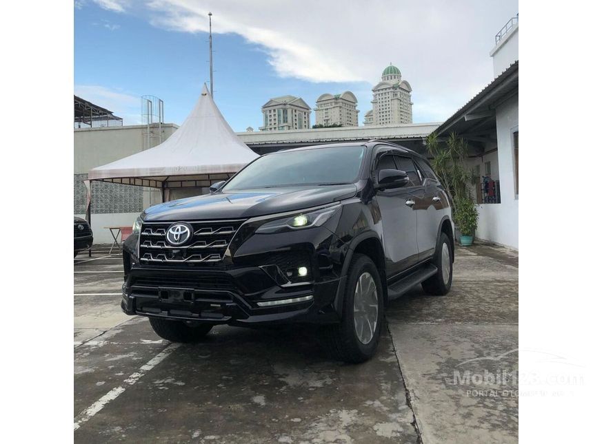 Jual Mobil Toyota Fortuner 2023 GR Sport Two-Tone 2.8 di Banten ...