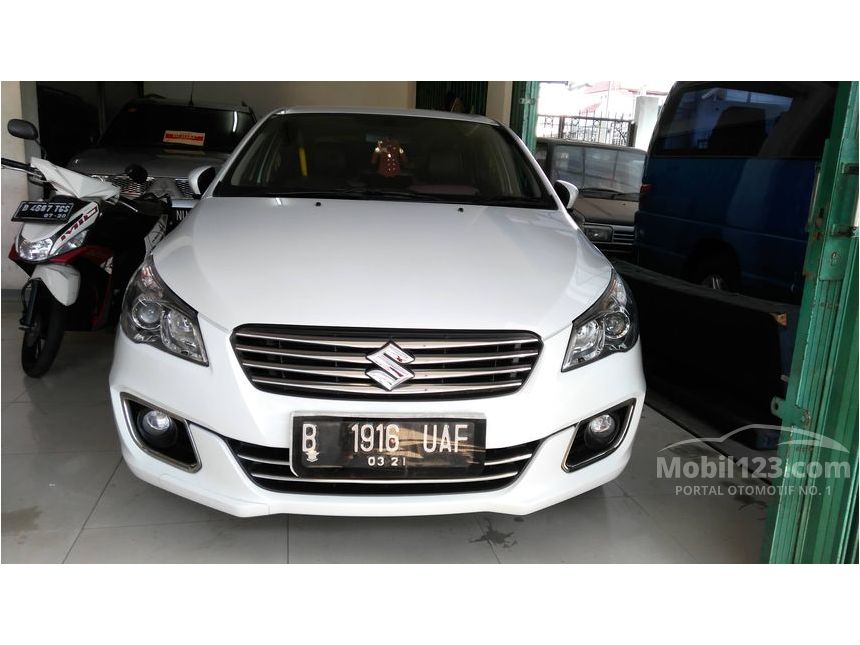 Jual Mobil Suzuki Ciaz 2015 YL1 1.4 di DKI Jakarta Manual Sedan Putih ...