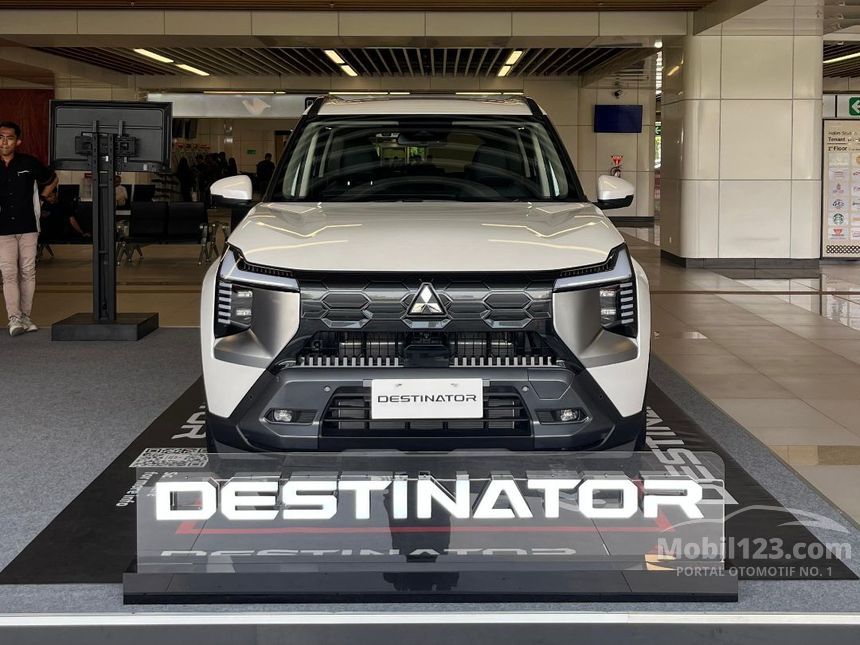 Jual Mobil Mitsubishi Destinator 2025 Ultimate Premium 1.5 di Banten ...