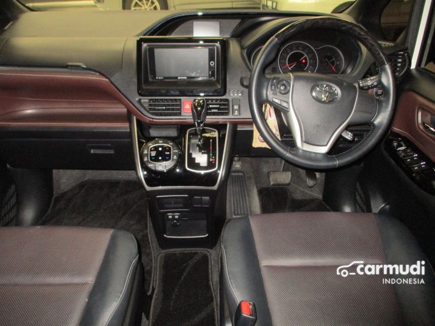 Jual Mobil Toyota Voxy 2017 2.0 di Yogyakarta Automatic MPV Minivans ...