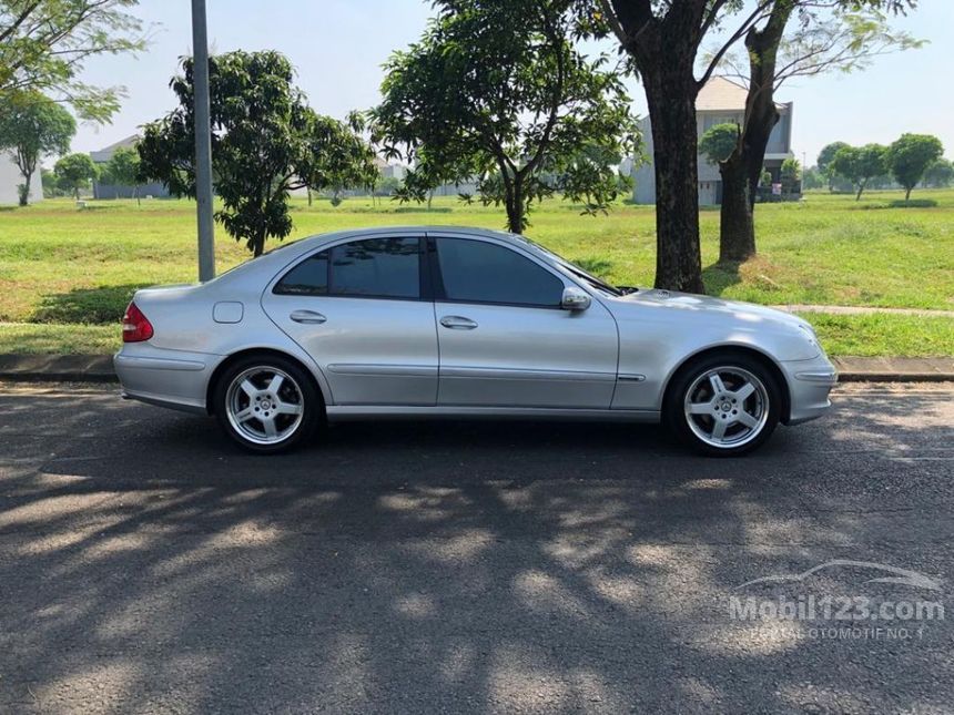 Jual Mobil Mercedes-Benz E260 2005 E260 2.6 di Jawa Timur Automatic ...