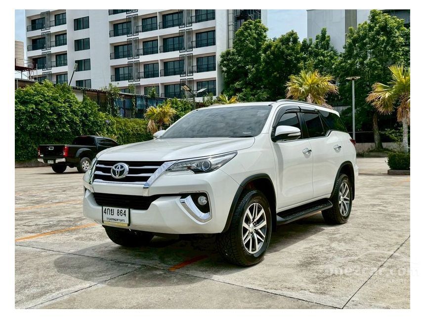 2015 Toyota Fortuner 2.8 (ปี 15-25) V SUV มือสอง One2car