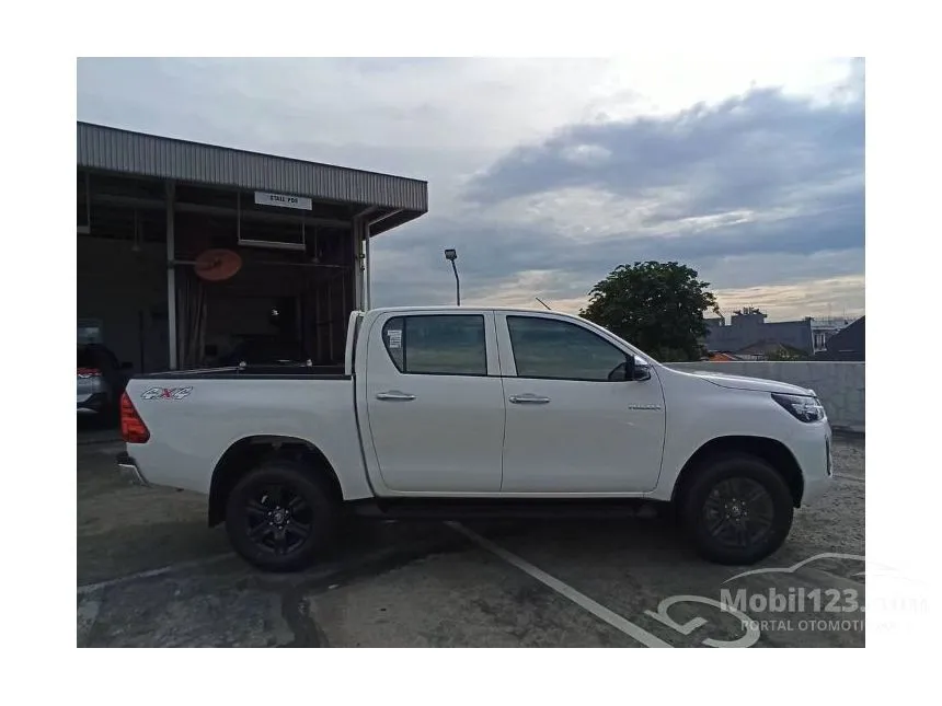 Jual Mobil Toyota Hilux 2022 G 2.4 di Bangka Belitung Manual Pick-up ...