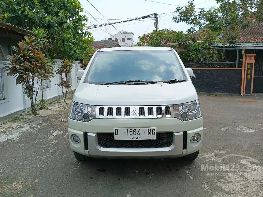 Jual Mobil Mitsubishi Delica 2015 Royal 2.0 di Jawa Barat Automatic Van ...