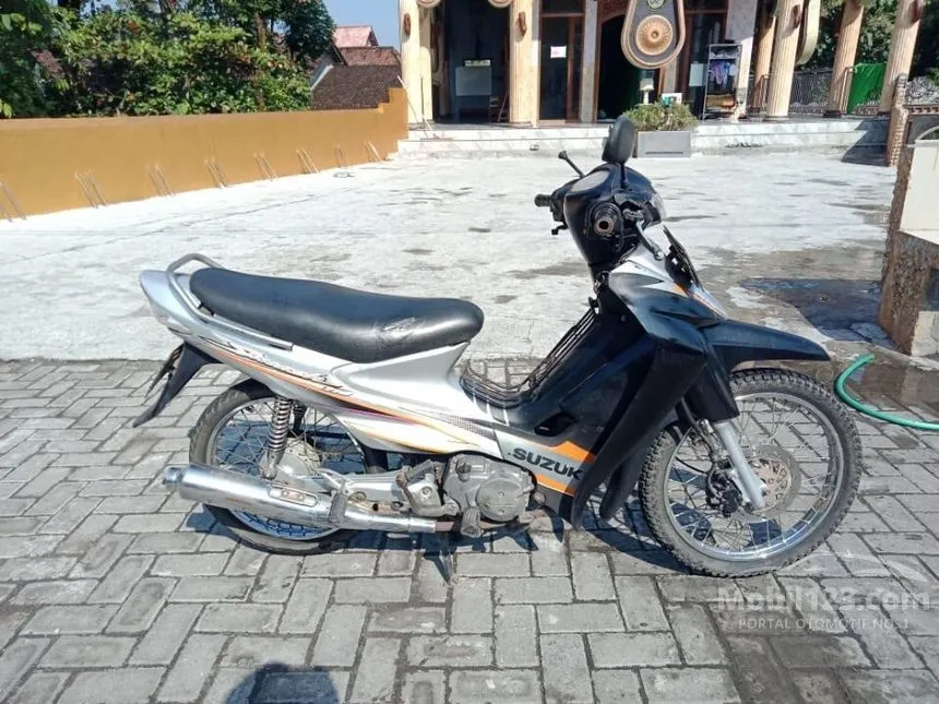 Jual Motor Suzuki Smash 2005 0.1 di Jawa Timur Manual Others Putih Rp 3 ...