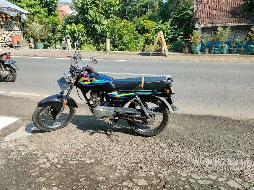 Jual Motor Honda GL 2002 125 0.1 di Jawa Timur Manual Others Hitam Rp ...