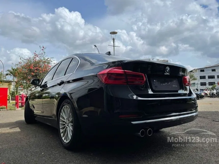 Jual Mobil BMW 320i 2018 Luxury 2.0 di DKI Jakarta Automatic Sedan Hitam Rp 530.000.000 ...