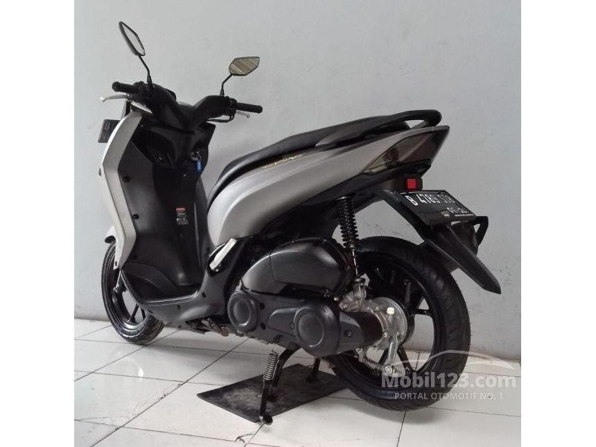 Jual Motor Yamaha Lexi 2019 0.1 di Jawa Barat Automatic Others Silver ...