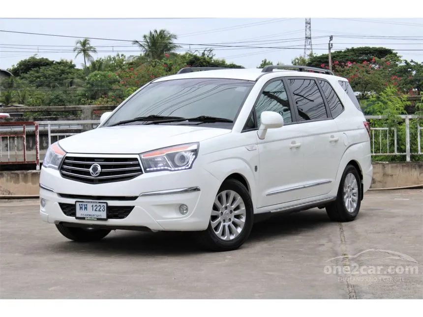 2014 Ssangyong Stavic 2.0 (ปี 04-13) SV200 Wagon for sale on One2car