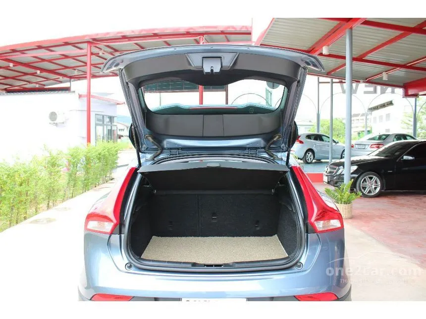 2014 Volvo V40 2.0 (ปี 13-16) Cross Country T5 Wagon มือสอง One2car