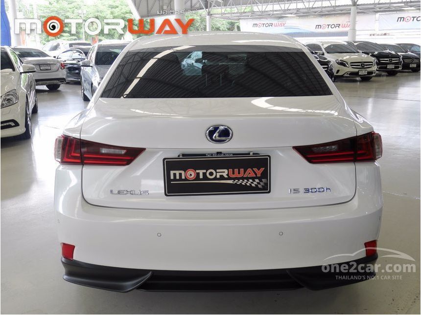 Lexus IS300h 2013 (ปี 12-16) Premium 2.5 เกียร์อัตโนมัติ สีขาว ...