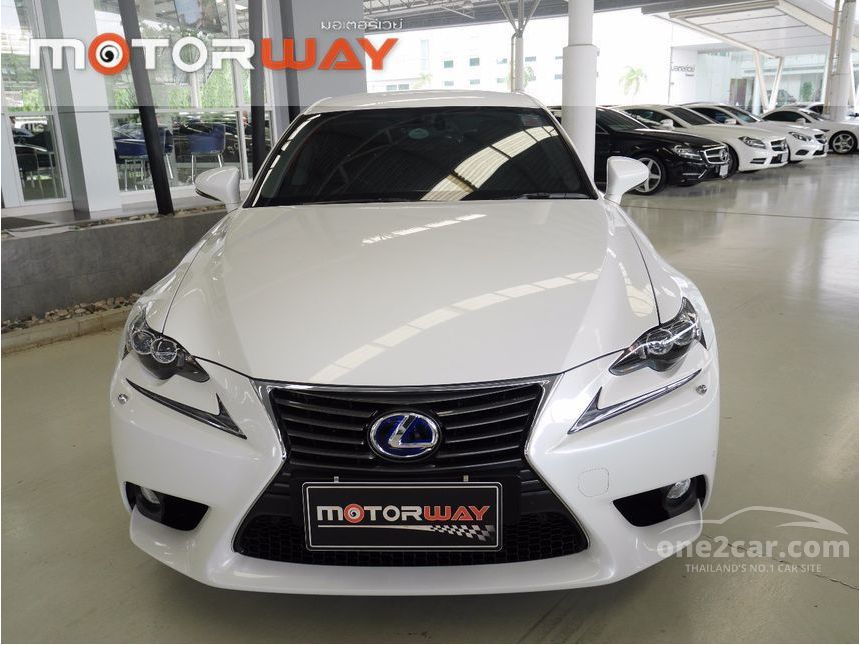 Lexus IS300h 2013 (ปี 12-16) Premium 2.5 เกียร์อัตโนมัติ สีขาว ...