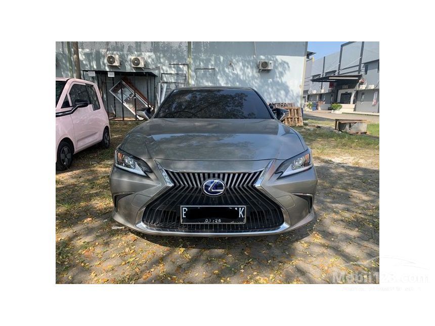 Jual Mobil Lexus ES 300h 2020 Ultra Luxury 2.5 di DKI Jakarta Automatic ...