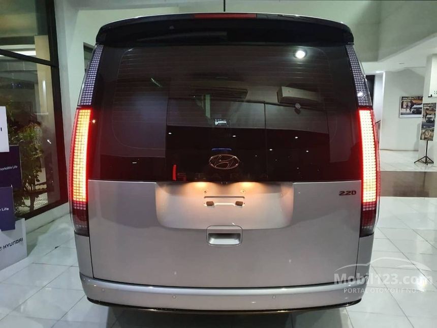Jual Mobil Hyundai Staria 2021 Signature 7 2.2 di Jawa Barat Automatic ...