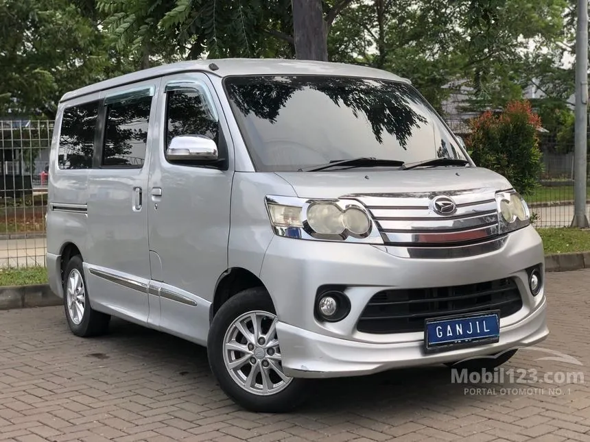 Jual Mobil Daihatsu Luxio 2015 X 1.5 di Banten Automatic MPV Silver Rp ...