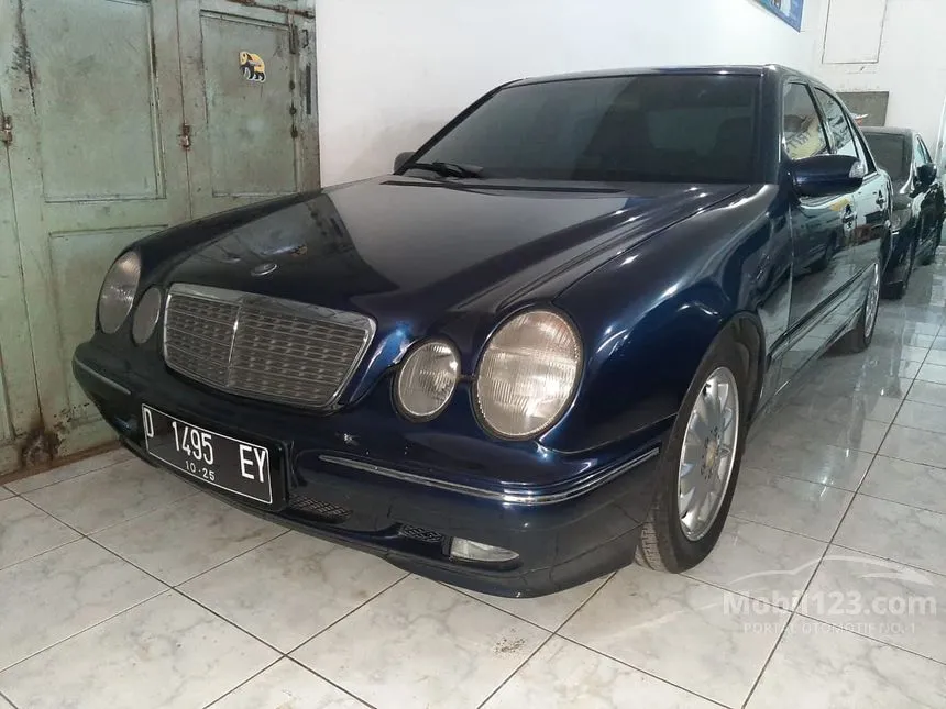 Jual Mobil Mercedes-Benz E240 2000 Elegance 2.4 di Jawa Barat Automatic Sedan Biru Rp 115.000. ...