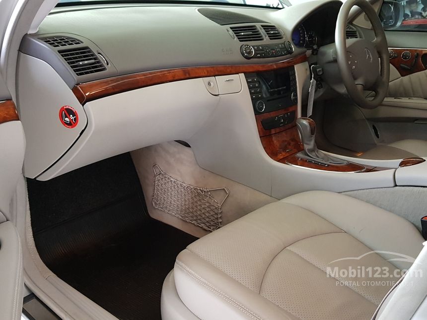 Jual Mobil Mercedes-Benz E260 2004 E260 2.6 di DKI Jakarta Automatic ...