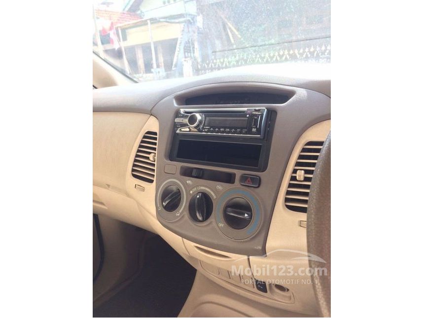 Jual Mobil Toyota Kijang Innova 2005 G 2.0 di Jawa Timur Automatic MPV ...