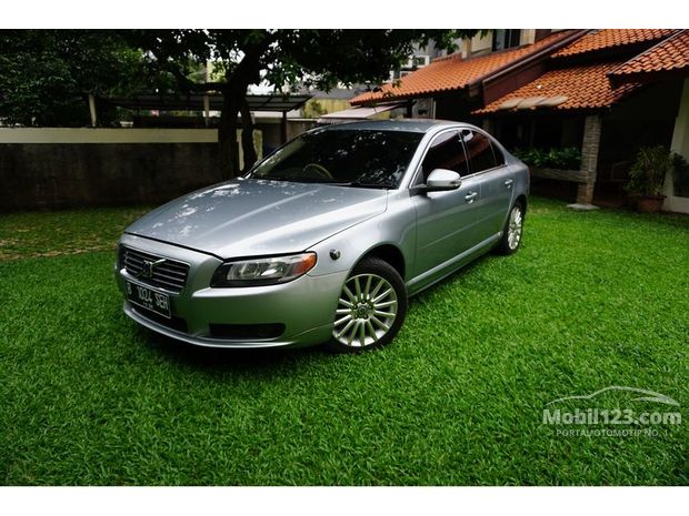 Volvo Mobil Bekas & Baru dijual di Indonesia - Dari 64 Mobil di Mobil123