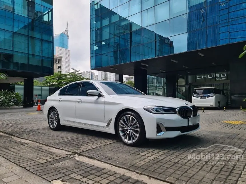 Jual Mobil BMW 530i 2021 Opulence 2.0 di DKI Jakarta Automatic Sedan ...