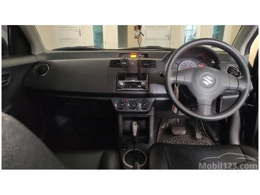 Jual Mobil Suzuki Swift 2009 ST 1.5 di DKI Jakarta Automatic Hatchback ...