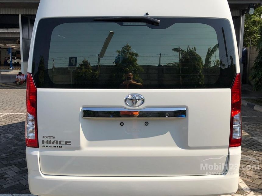 Jual Mobil Toyota Hiace 2019 High Grade Commuter 2.5 di Jawa Barat ...
