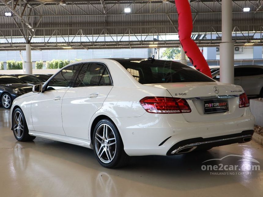 Mercedes-Benz E300 2015 W212 (ปี 10-16) AMG Dynamic Blue TEC HYBRID 2.1 เกียร์อัตโนมัติ สีขาว ...
