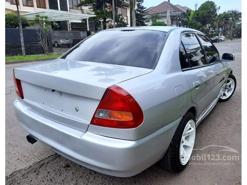 Jual Mobil Mitsubishi Lancer 2000 GLXi 1.6 di Jawa Barat Manual Sedan ...