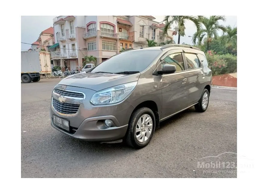 Jual Mobil Chevrolet Spin 2013 LTZ 1.5 di DKI Jakarta Automatic SUV Abu ...