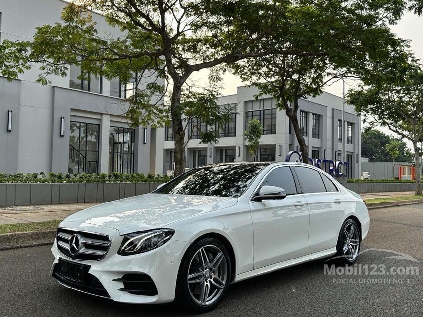 Jual Mobil Mercedes-Benz E300 2018 AMG Line 2.0 di DKI Jakarta ...