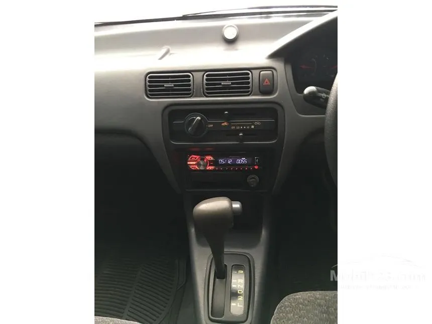 Jual Mobil Toyota Soluna 2000 GLi 1.5 di Banten Automatic Sedan Merah ...