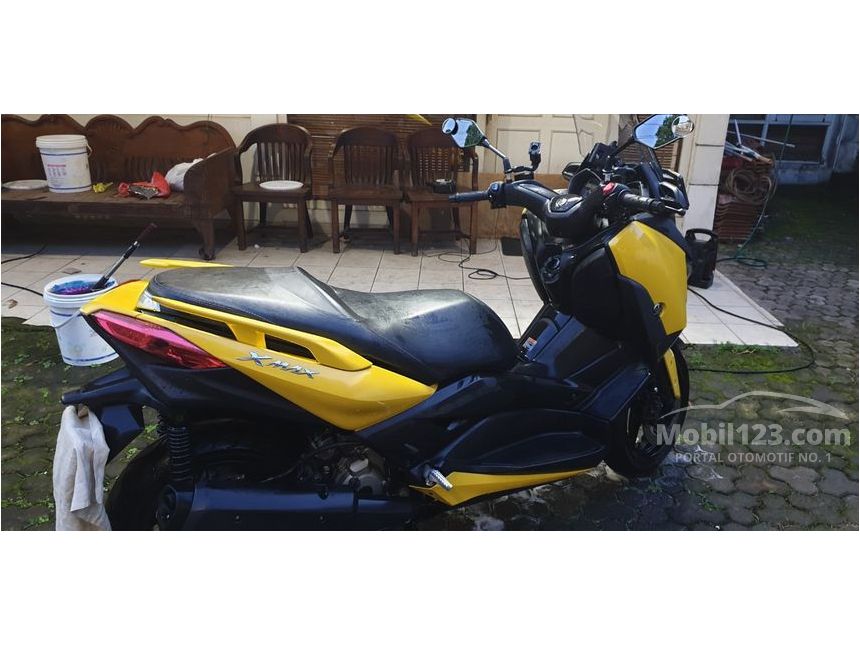 Jual Motor Yamaha X-MAX 2017 0.3 di DKI Jakarta Automatic Others Kuning ...
