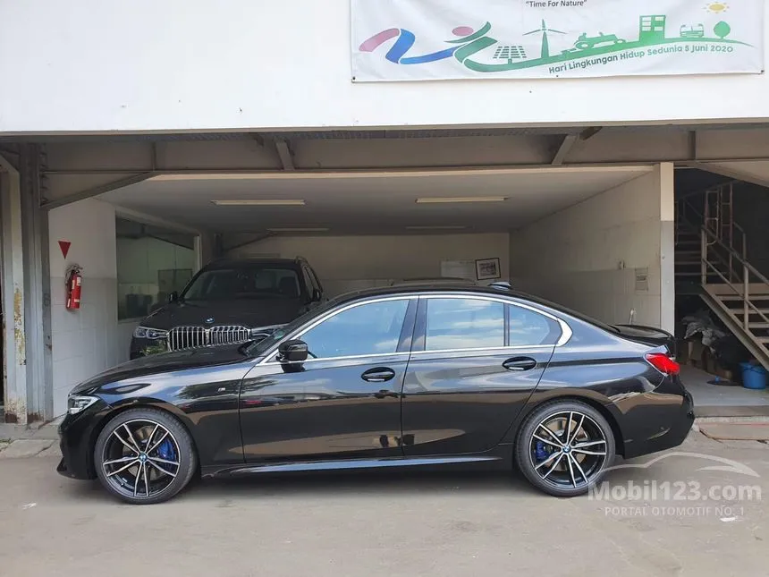 Jual Mobil BMW 330i 2022 M Sport 2.0 di Banten Automatic Sedan Hitam Rp ...