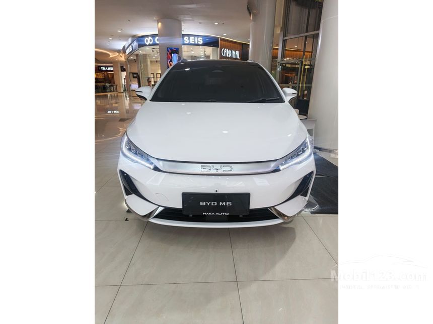Jual Mobil BYD M6 2025 Standard 7-seaters di Jawa Timur Automatic MPV ...