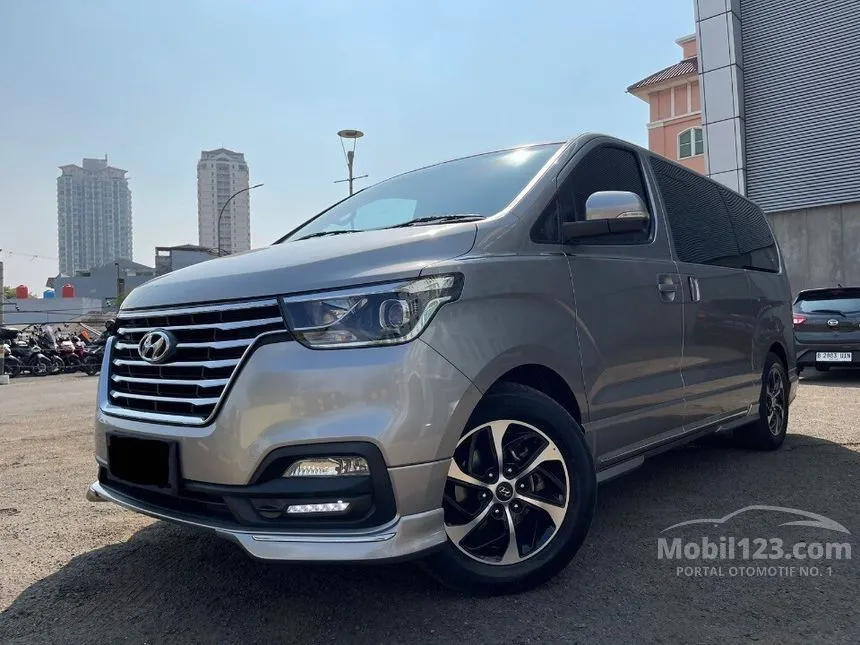 Jual Mobil Hyundai H-1 2020 Royale 2.5 di DKI Jakarta Automatic MPV Abu ...