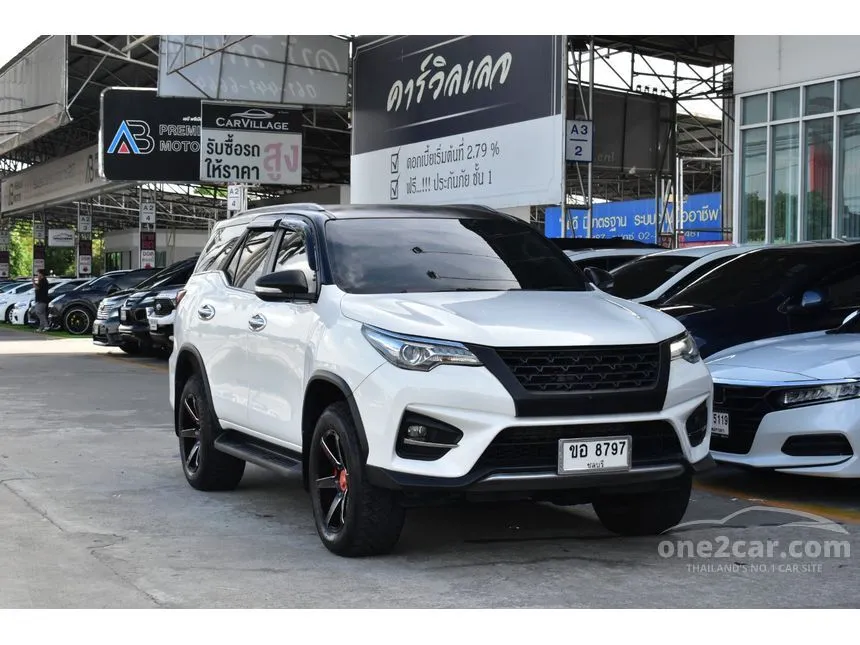 2016 Toyota Fortuner 2.8 (ปี 15-21) V SUV for sale on One2car