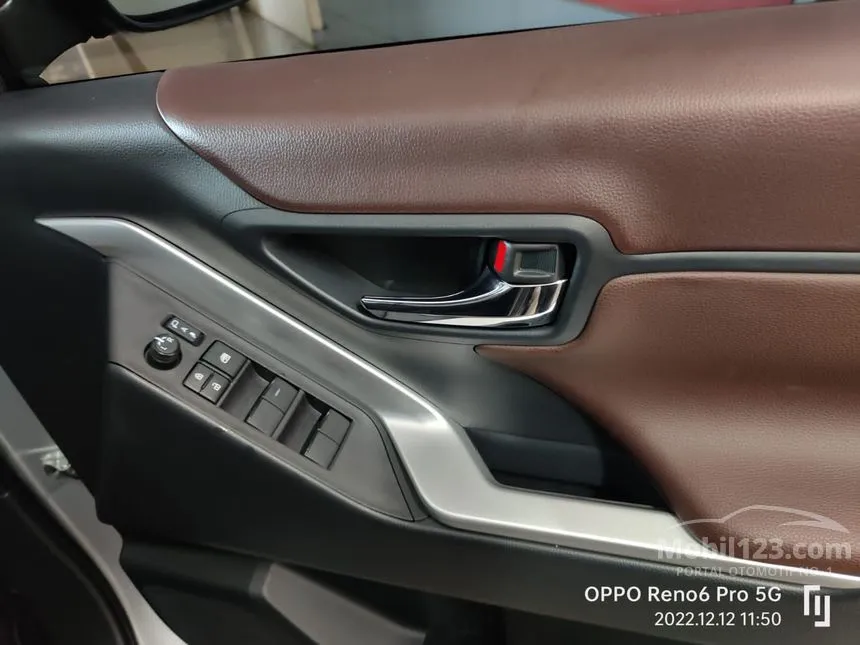 Jual Mobil Toyota Kijang Innova Zenix 2022 V HV 2.0 di Jawa Barat ...