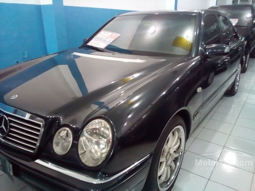 Jual Mobil Mercedes-Benz E320 1997 W210 3.2 Automatic 3.2 di Jawa Timur ...