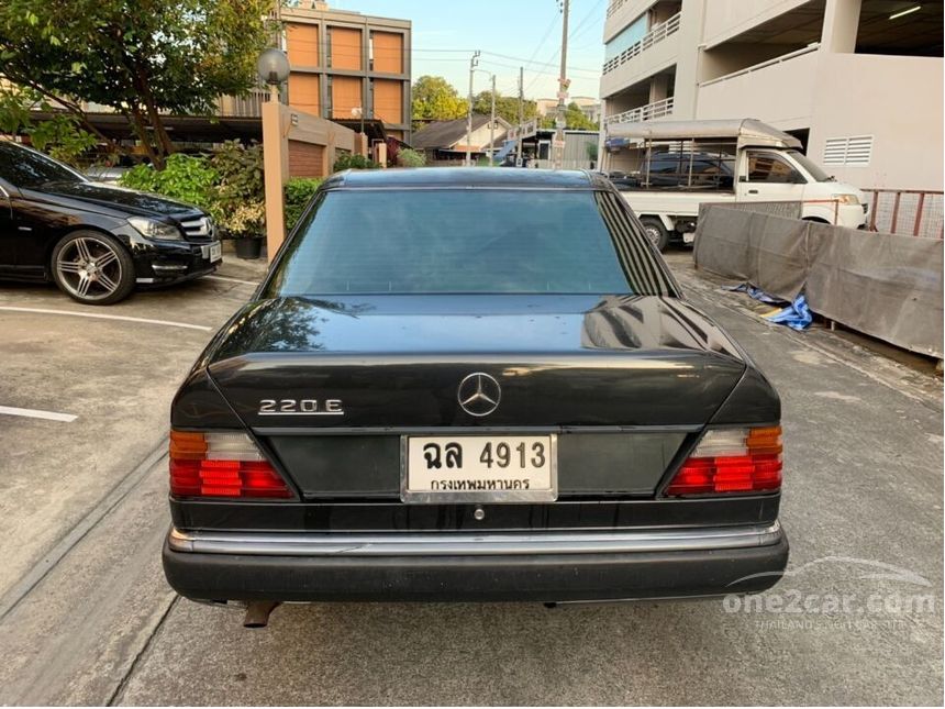 Mercedes-Benz 220E 1993 2.2 in กรุงเทพและปริมณฑล Automatic Sedan สีดำ ...