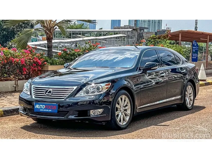 Jual Mobil Lexus LS460L 2010 4.6 di DKI Jakarta Automatic Sedan Hitam ...