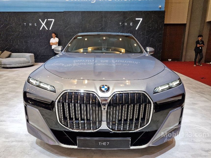 Jual Mobil BMW 735i 2024 M Sport 3.0 di DKI Jakarta Automatic Sedan Abu ...