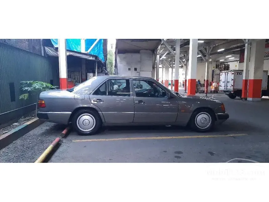 Jual Mobil Mercedes-Benz 230E 1991 W124 2.3 di Jawa Barat Manual Sedan ...