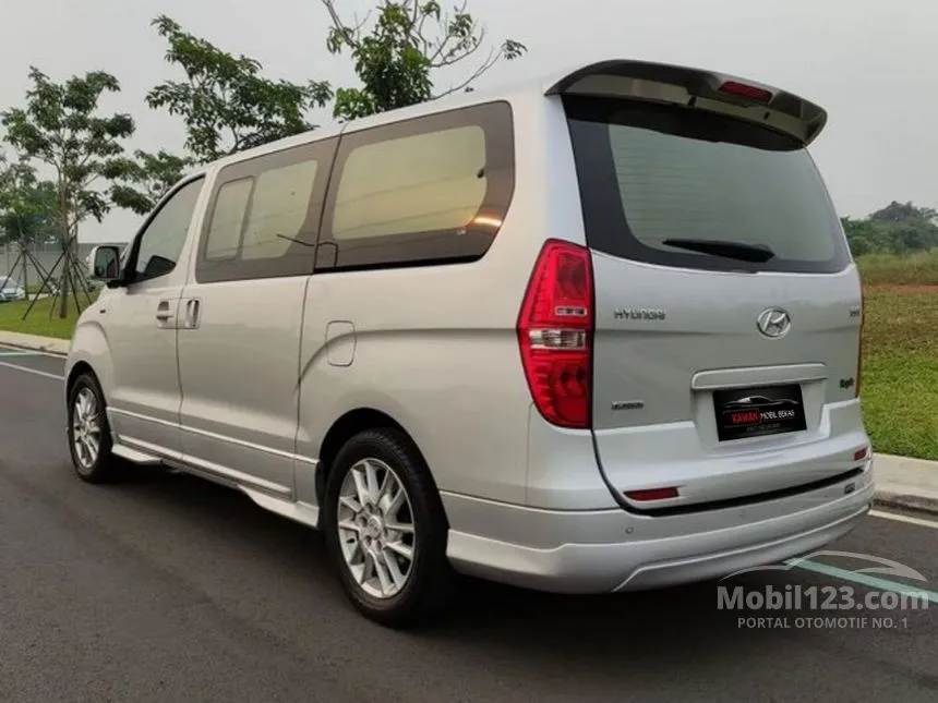 Jual Mobil Hyundai H-1 2015 Royale Next Generation 2.5 di Banten ...