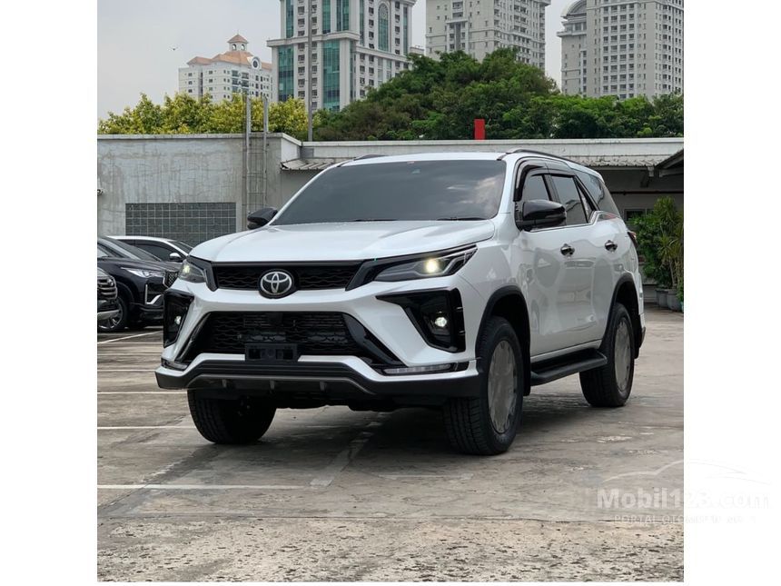 Jual Mobil Toyota Fortuner 2024 VRZ TSS GR Parts Aero Package 2.8 di ...