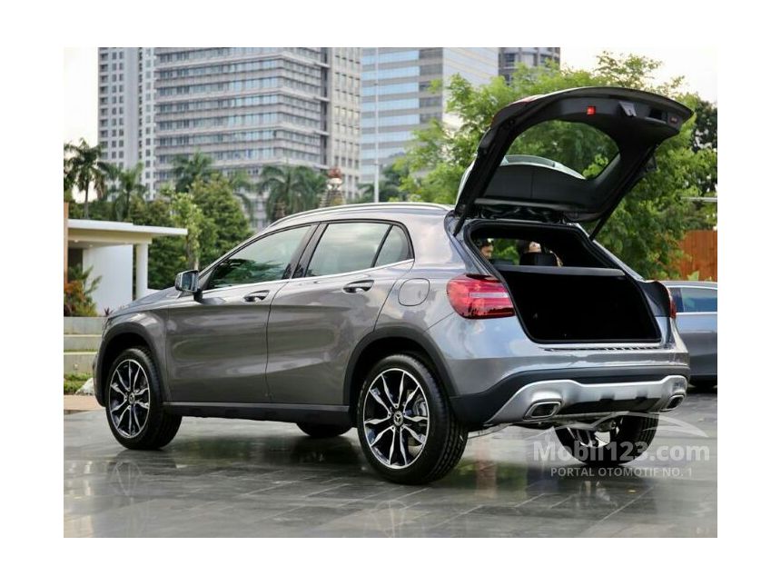 Jual Mobil Mercedes-Benz GLA200 2018 AMG 1.6 di DKI Jakarta Automatic ...