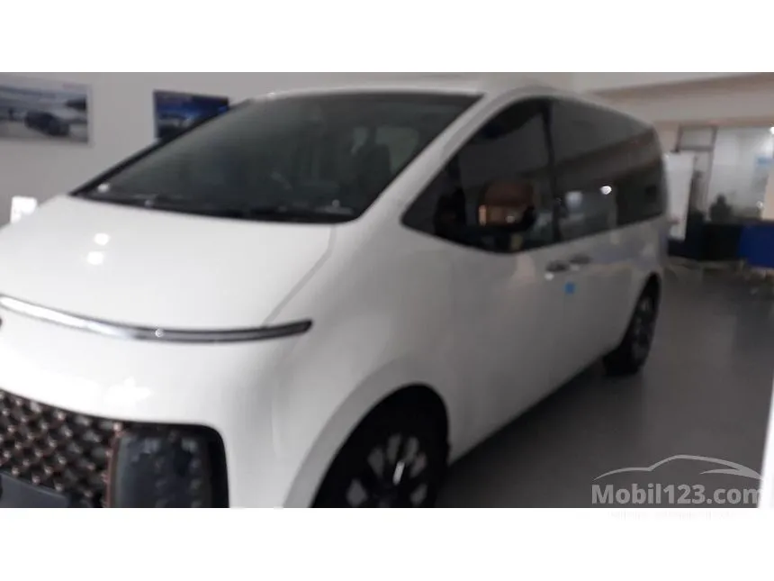 Jual Mobil Hyundai Staria 2022 Signature 7 2.2 di DKI Jakarta Automatic ...