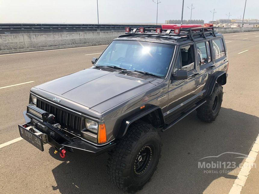 Jual Mobil Jeep Cherokee 1996 4.0 di Jawa Barat Automatic Jeep Abu-abu ...