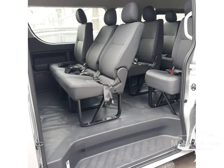 Jual Mobil Toyota Hiace 2023 Commuter 3.0 di Banten Manual Van Wagon ...