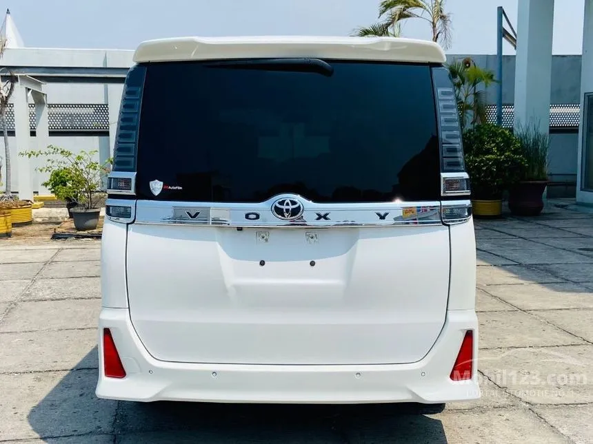 Jual Mobil Toyota Voxy 2017 2.0 di DKI Jakarta Automatic Wagon Putih Rp ...