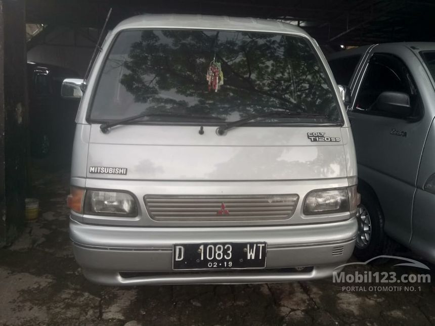 Jual Mobil Mitsubishi Colt T120SS 2002 Standard 1.3 di Jawa Barat ...